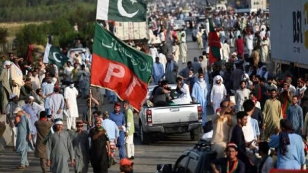 PTI Holds Pakistan Day Rally in Karachi, Faces Police Restrictions ...